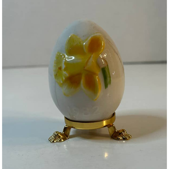 Goebel | Holiday | Vtg Goebel 982 5th Annual Porcelain Repaired ...